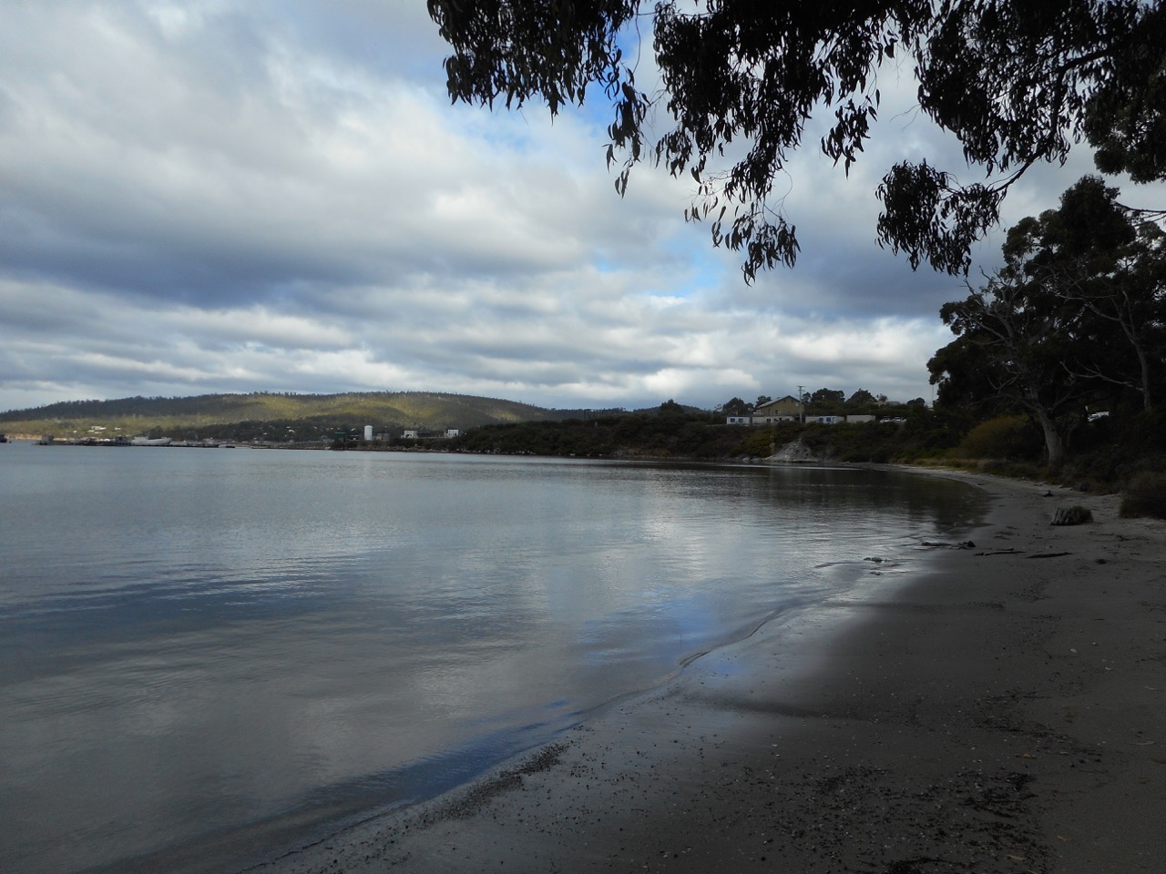 D’Entrecasteaux Channel: North West Bay: Electrona and Peggy’s Beach ...